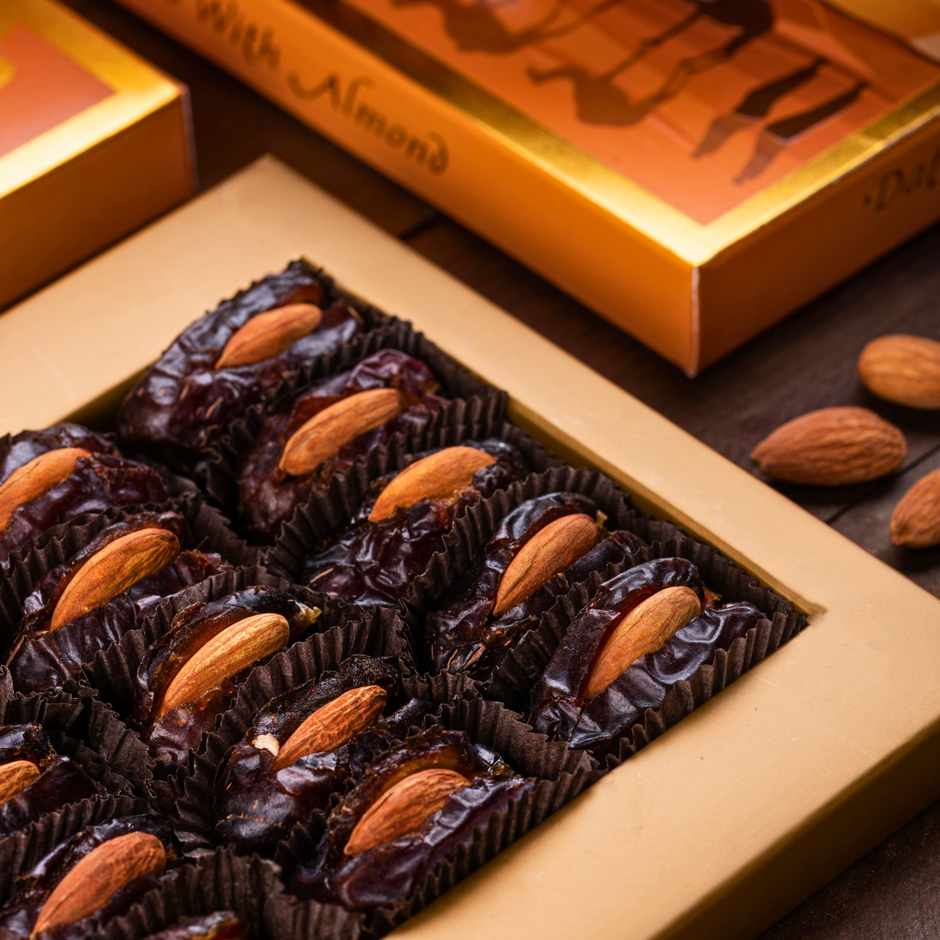 Buy Pure Arabian Dates Online | Premium Khajur | Chocolate Gift Box ...